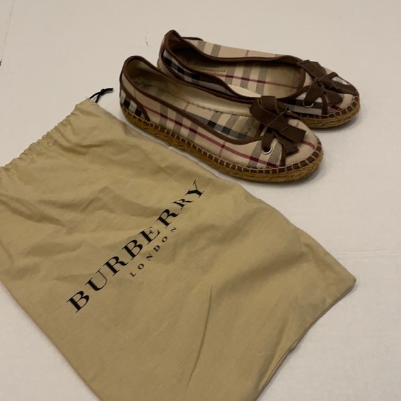 Burberry | Shoes | Burberry Flats | Poshmark